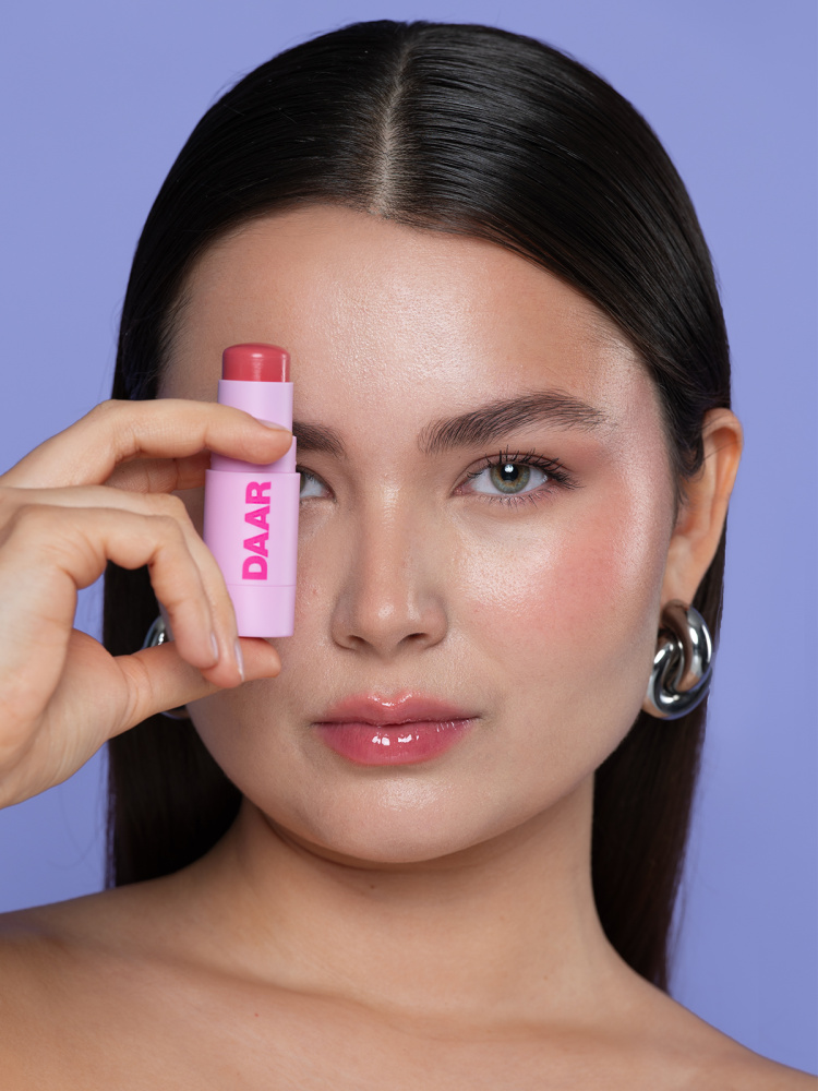 Handla blush stick pink sunset hos DAAR Cosmetics
